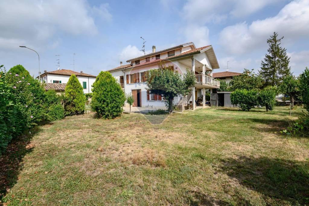 Villa in vendita a Boretto