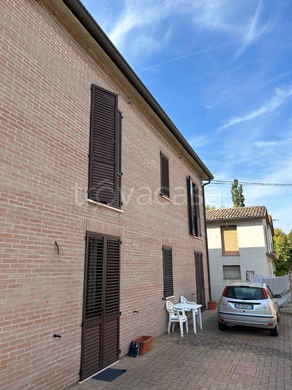 Appartamento in in vendita da privato a Lugo carrara dal Buono, 3