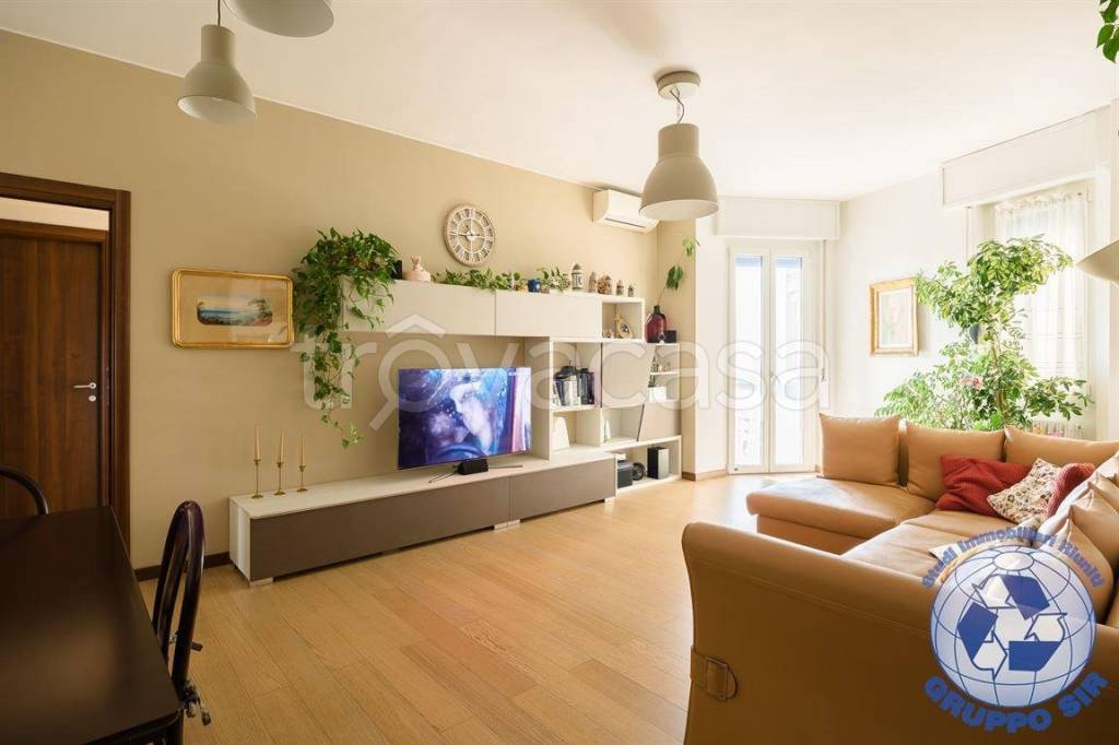 Appartamento in vendita a Casatenovo via Fogazzaro, 2