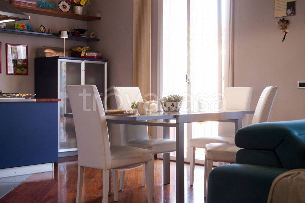Appartamento in vendita a Bologna via Orazio Samacchini