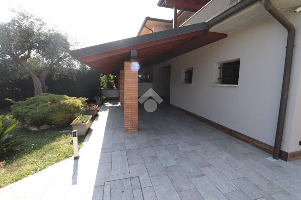Villa Bifamiliare in vendita a Mantova