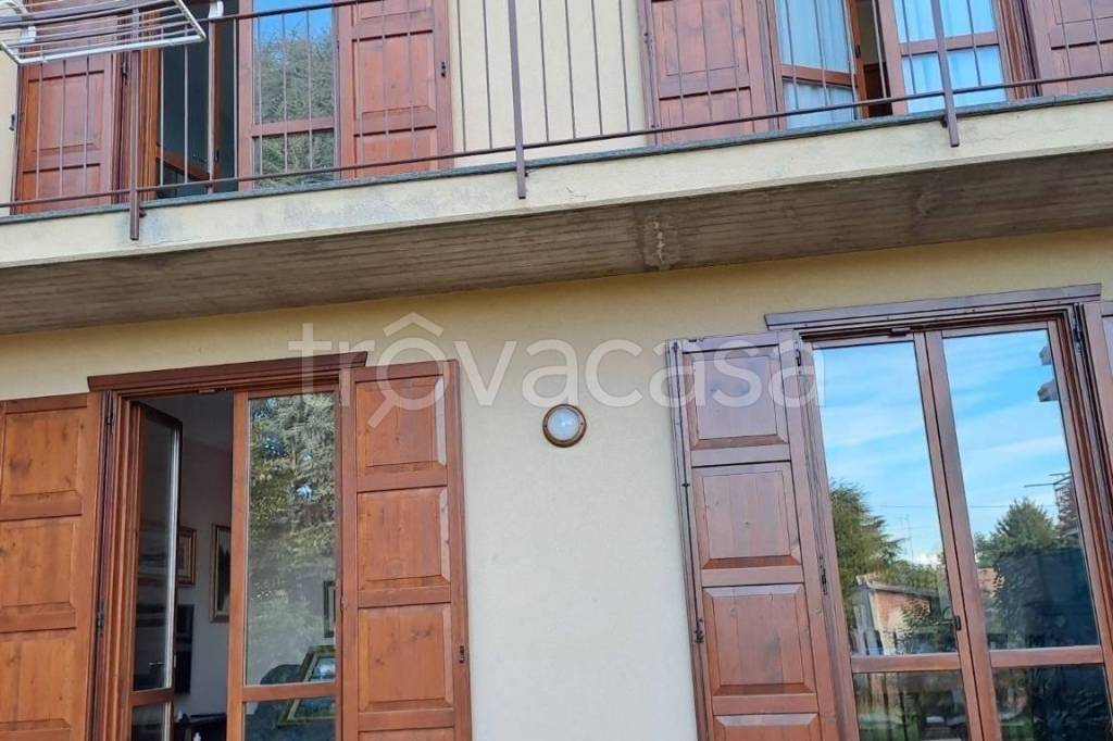 Villa a Schiera in in vendita da privato a Buguggiate via Cesare Battisti