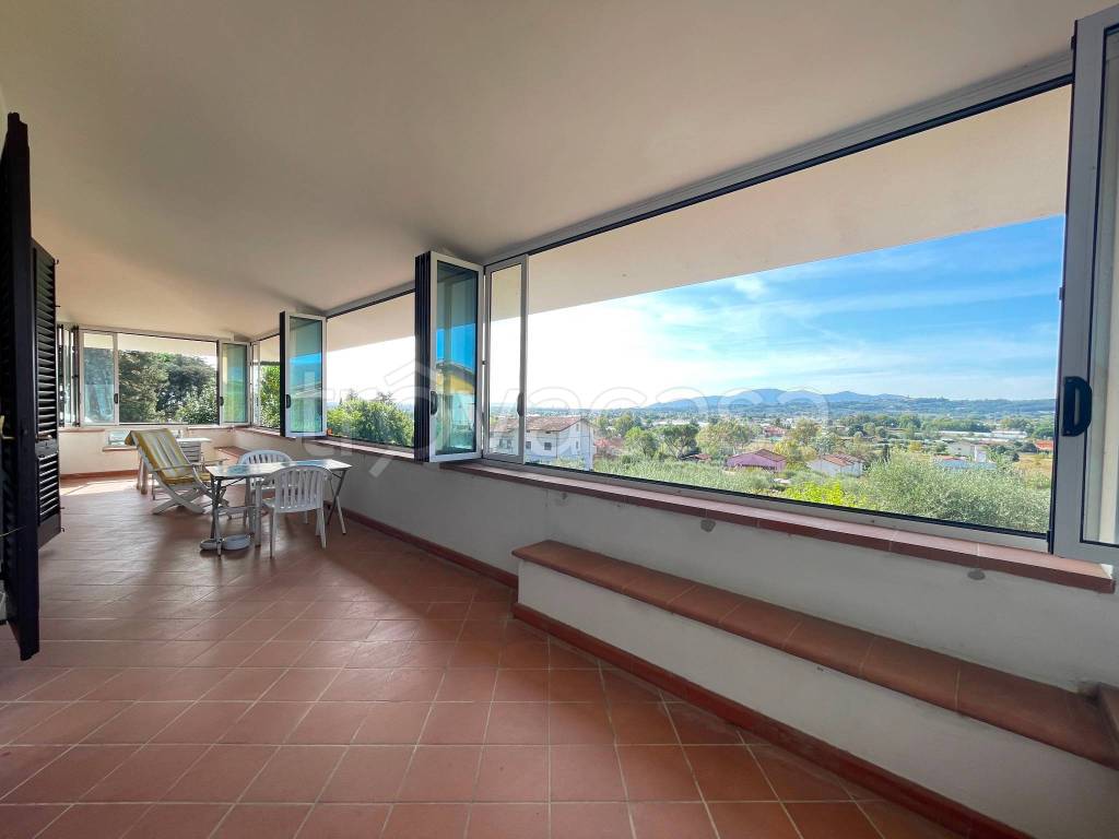 Villa in vendita a Uzzano via Aldo Moro, 37