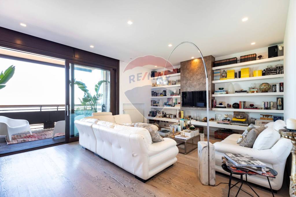 Appartamento in vendita a Cagliari piazza Unione Sarda, 39