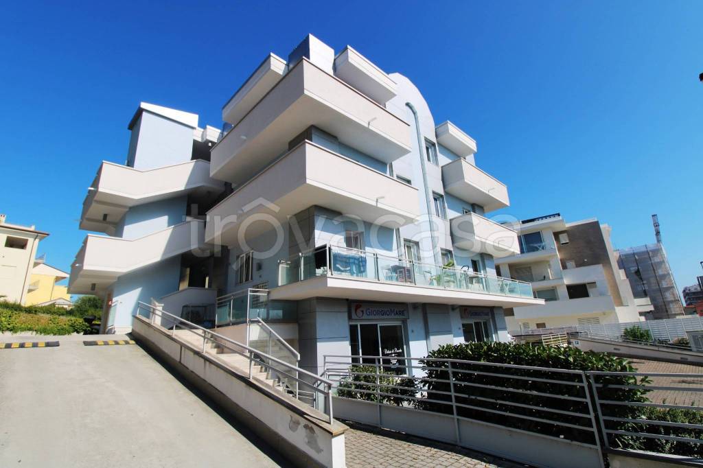 Appartamento in vendita a Civitanova Marche via Civitanova, 53