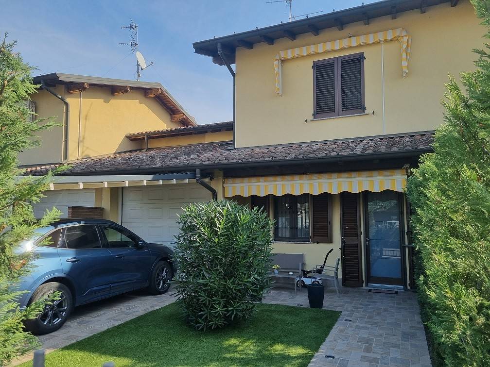 Villa a Schiera in vendita a Dovera via umberto I, 22/2