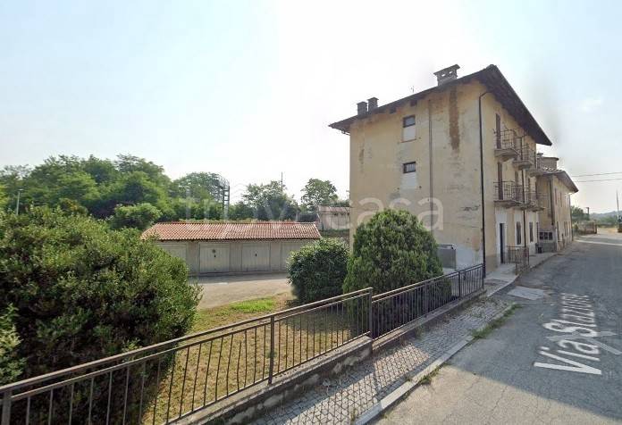 Intero Stabile in vendita a Salussola via alla Stazione, 40