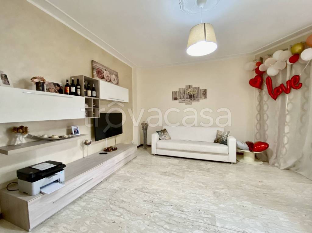 Appartamento in vendita ad Alba strada Vedetta, 54