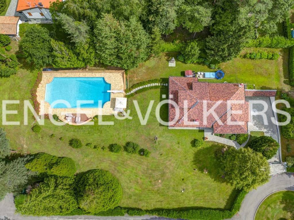Villa in vendita a Cantù via Cascina Pelada