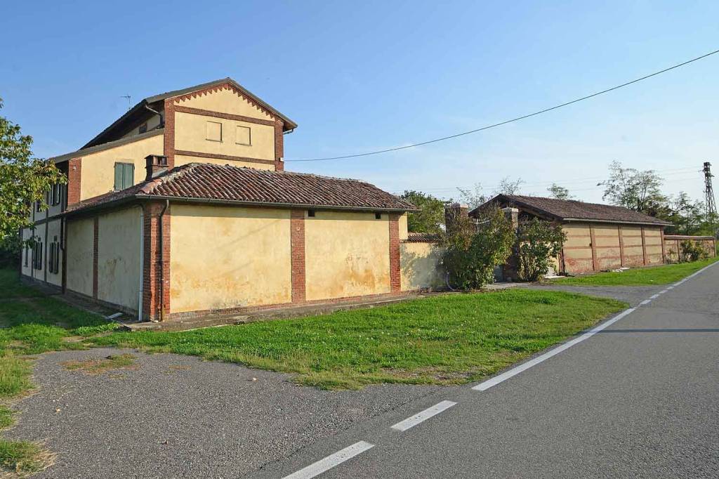 Cascina in vendita a Casale Monferrato cantone Rossi, 10