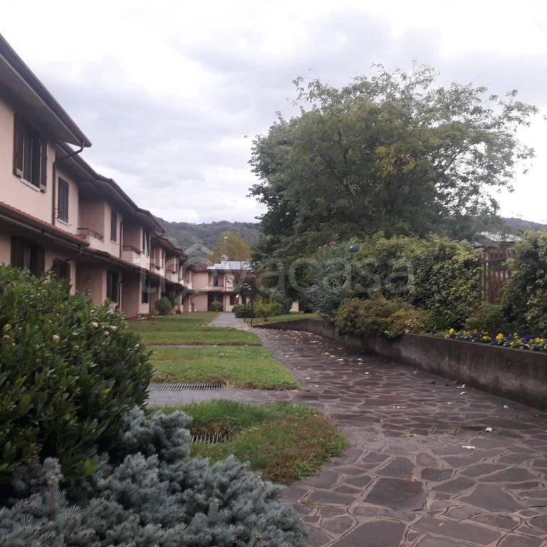 Villa a Schiera in vendita a Cellatica via Aldo Moro, 52