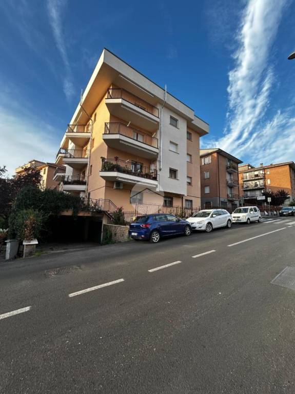 Appartamento in vendita a Viterbo via Gioacchino Rossini