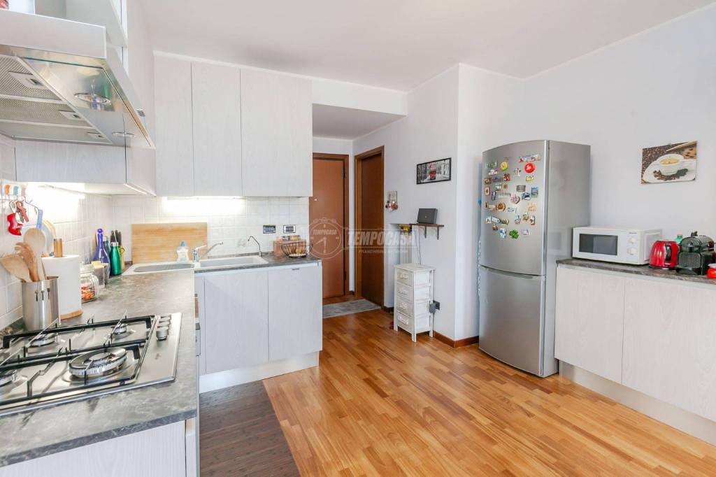 Appartamento in vendita a Bollate via Giovanni Pascoli 12