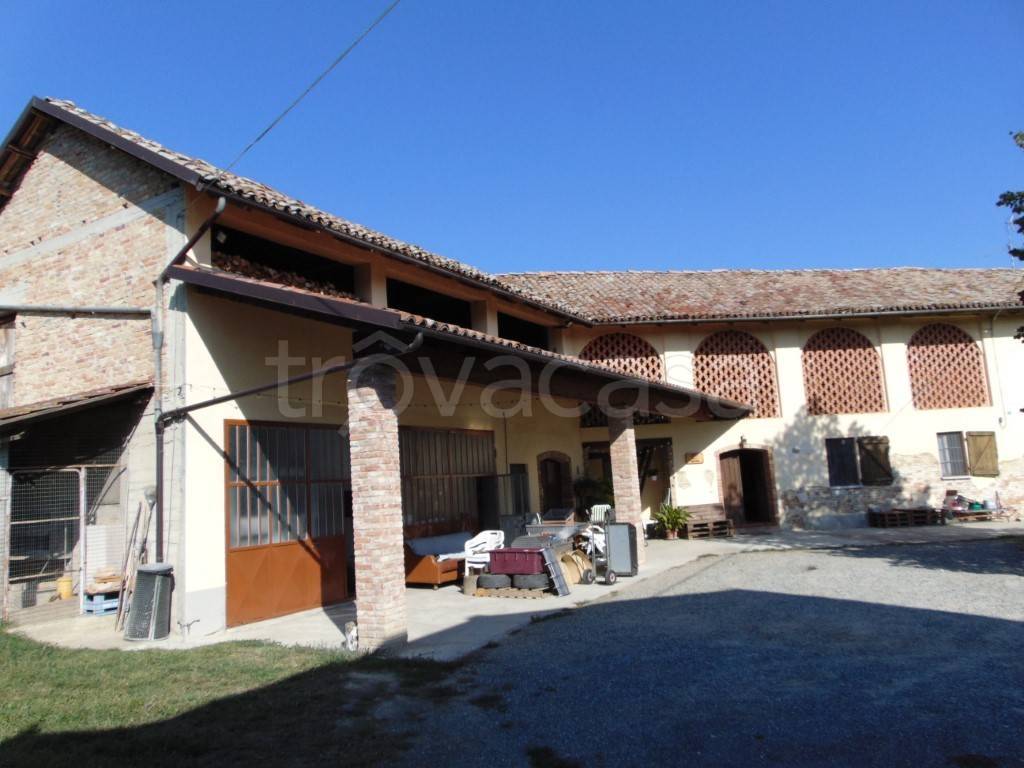 Cascina in vendita ad Agliano Terme