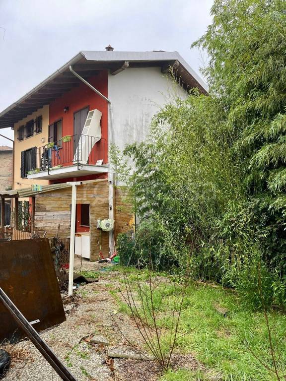 Casa Indipendente in vendita a Pombia