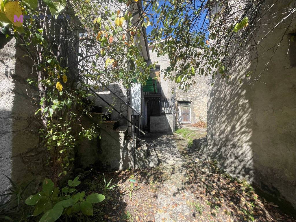 Appartamento in vendita a San Donato Val di Comino via Serola, 228