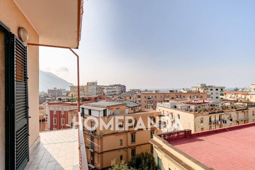 Appartamento in vendita a Castellammare di Stabia via Francesco Crispi, 12