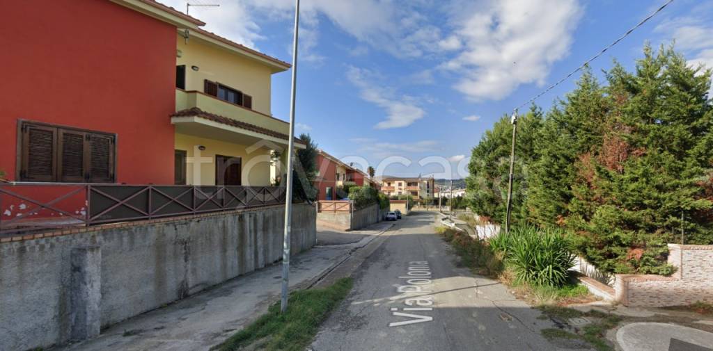 Appartamento all'asta a Crotone via Polonia