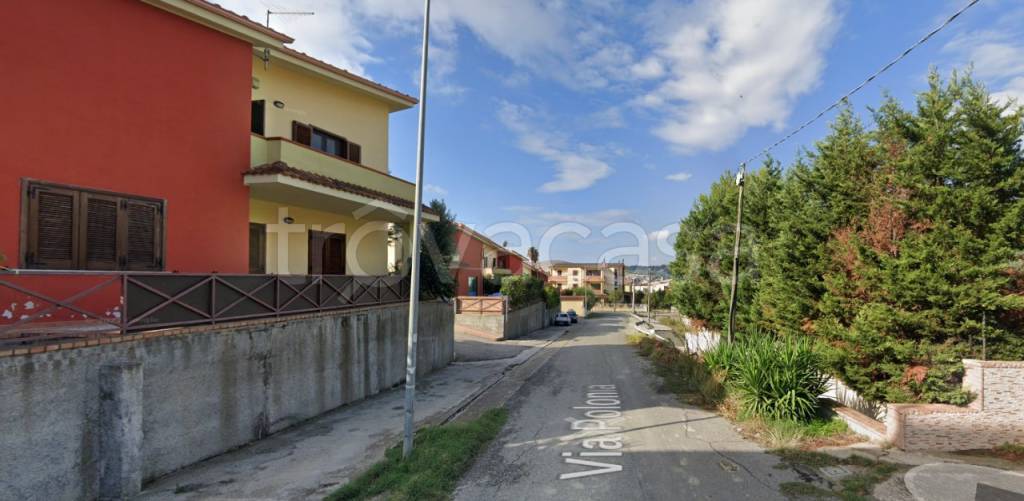 Appartamento all'asta a Crotone via Polonia