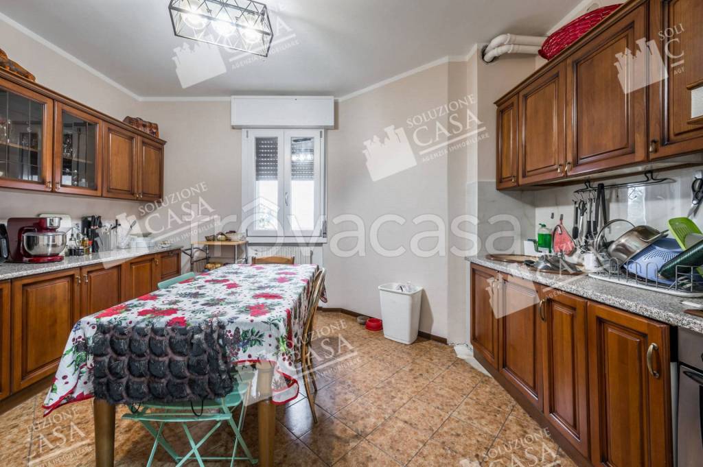 Appartamento in vendita a Cento via Pedagna