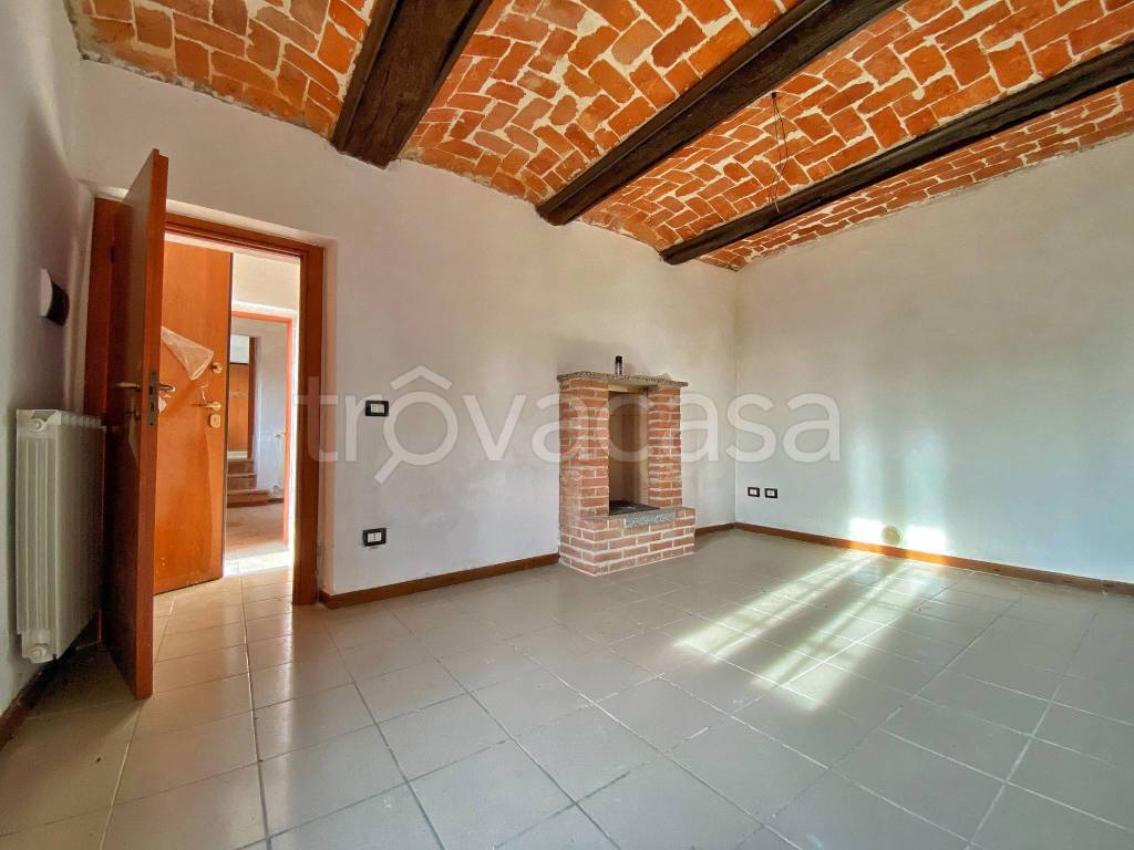 Casale in vendita a Cossombrato via Madonna