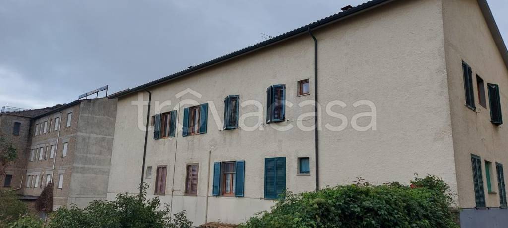 Appartamento in vendita a Castell'Azzara via Francesco Redi, 2