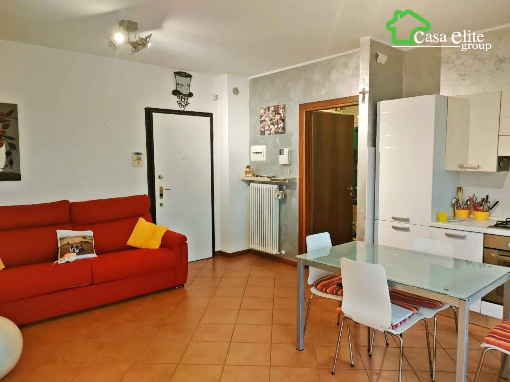 Appartamento in vendita a Carpiano via Salvo d'Acquisto, 12