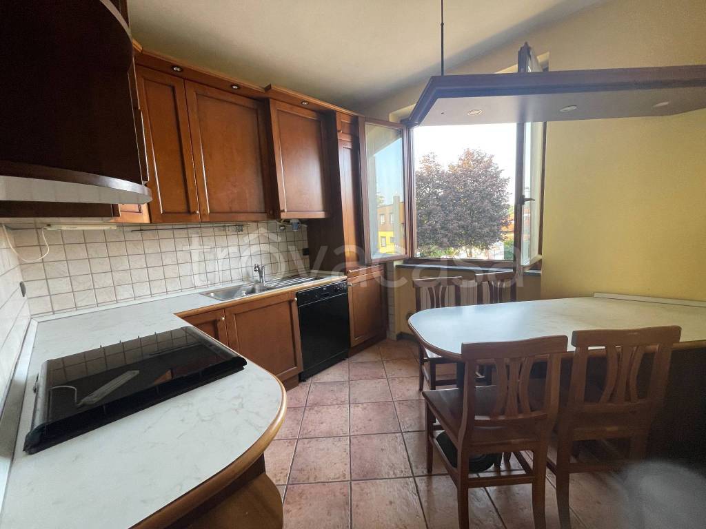 Appartamento in vendita a Cadorago via Michelangelo, 18