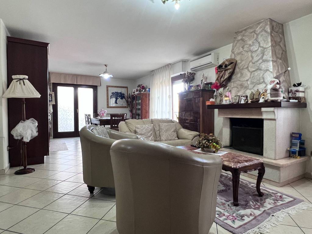 Villa Bifamiliare in vendita a Montesilvano via Massimo d'Azeglio