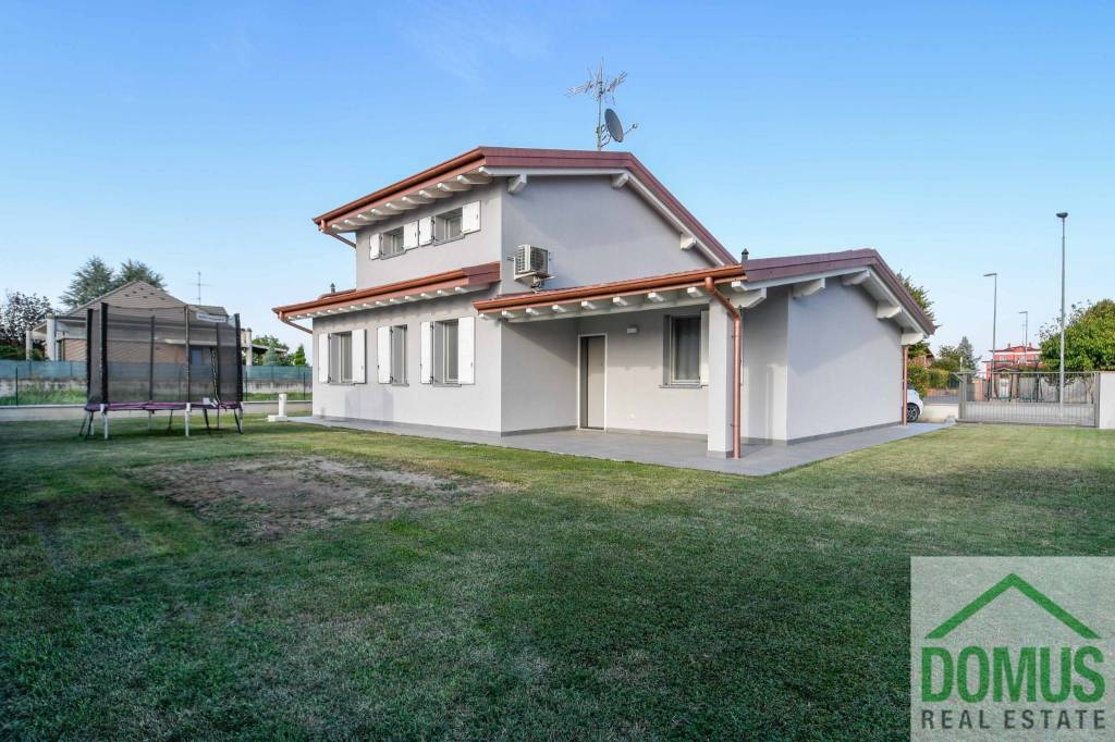 Villa in vendita a Casale Cremasco-Vidolasco via dei Pioppi, 9