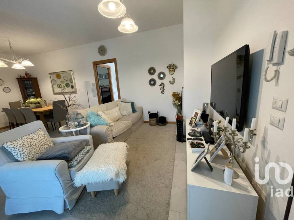 Appartamento in vendita a Capolona piazza Magalotto