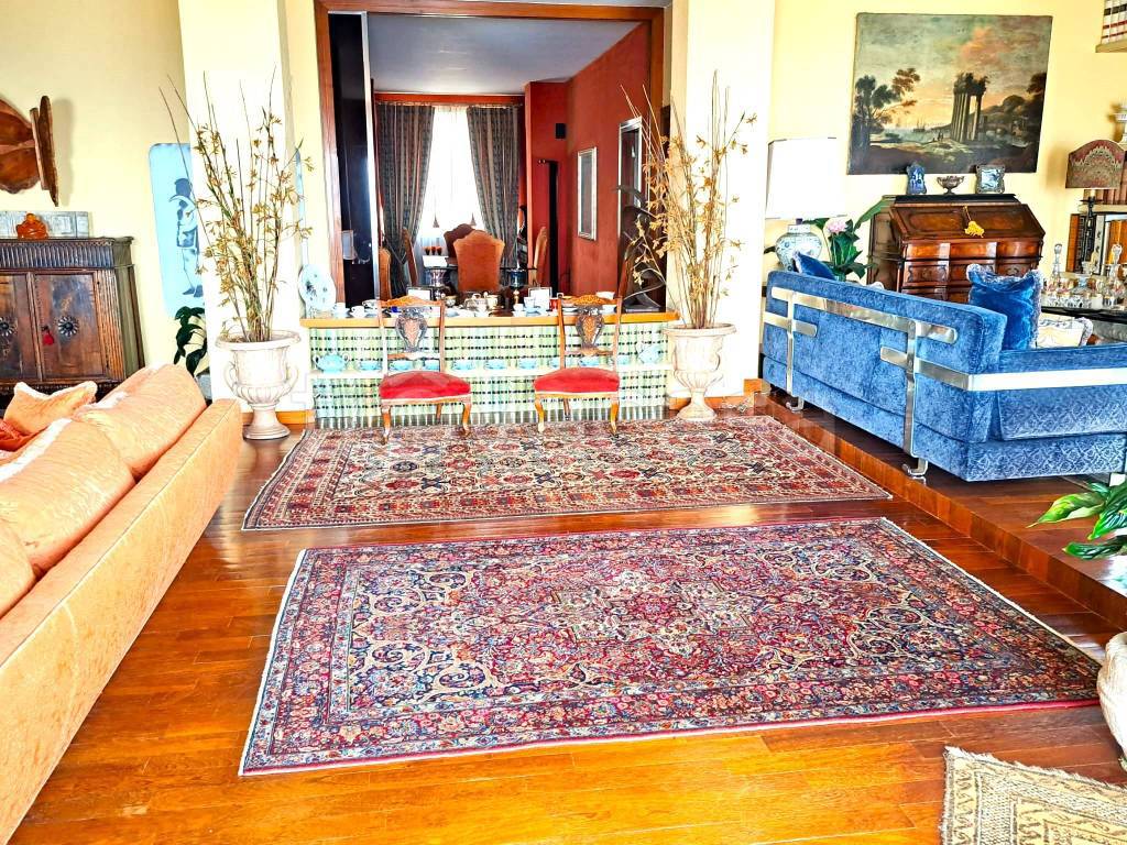 Appartamento in vendita a Napoli via Gneo Nevio, 84