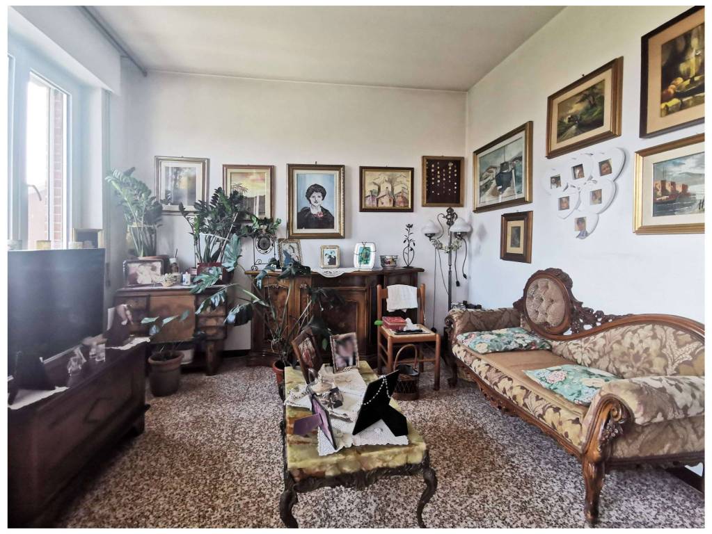 Appartamento in vendita ad Arona via Generale Luigi Cadorna, 11
