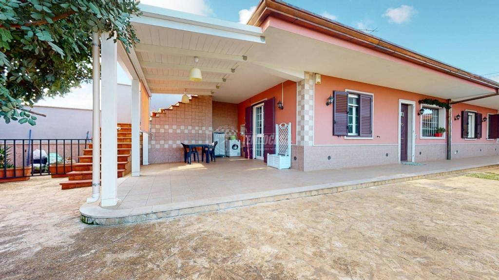 Villa in vendita a Conversano via Polignano