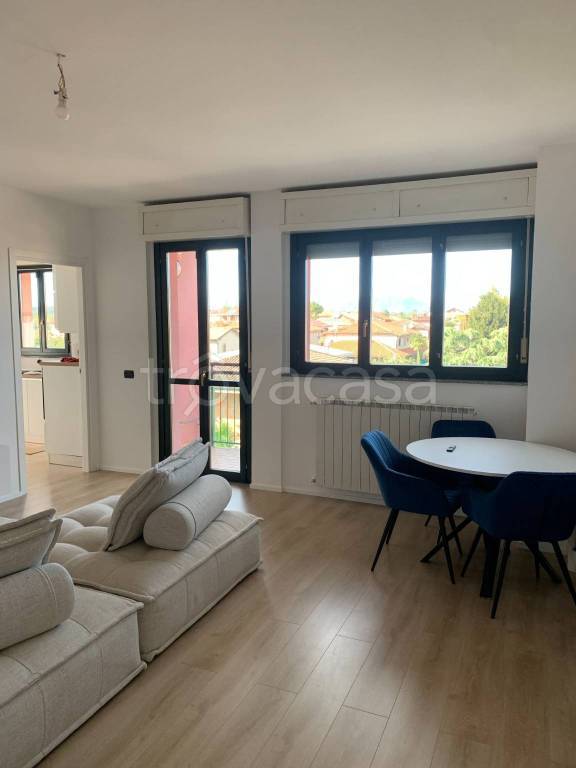 Appartamento in in vendita da privato a Tradate via Francesco Baracca, 37