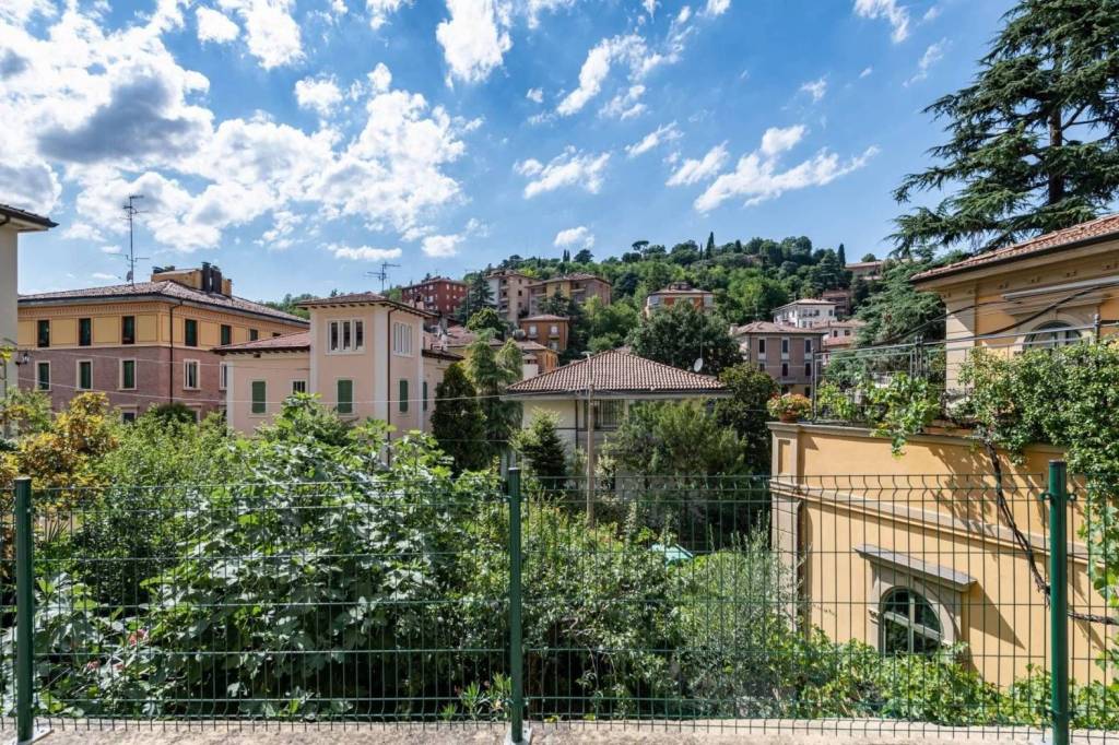 Appartamento in vendita a Bologna via Rivabella, 2/3