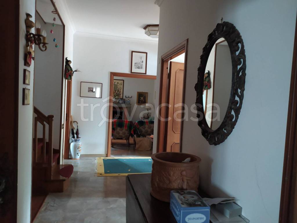 Villa in vendita a Genzano di Roma via Appia Vecchia