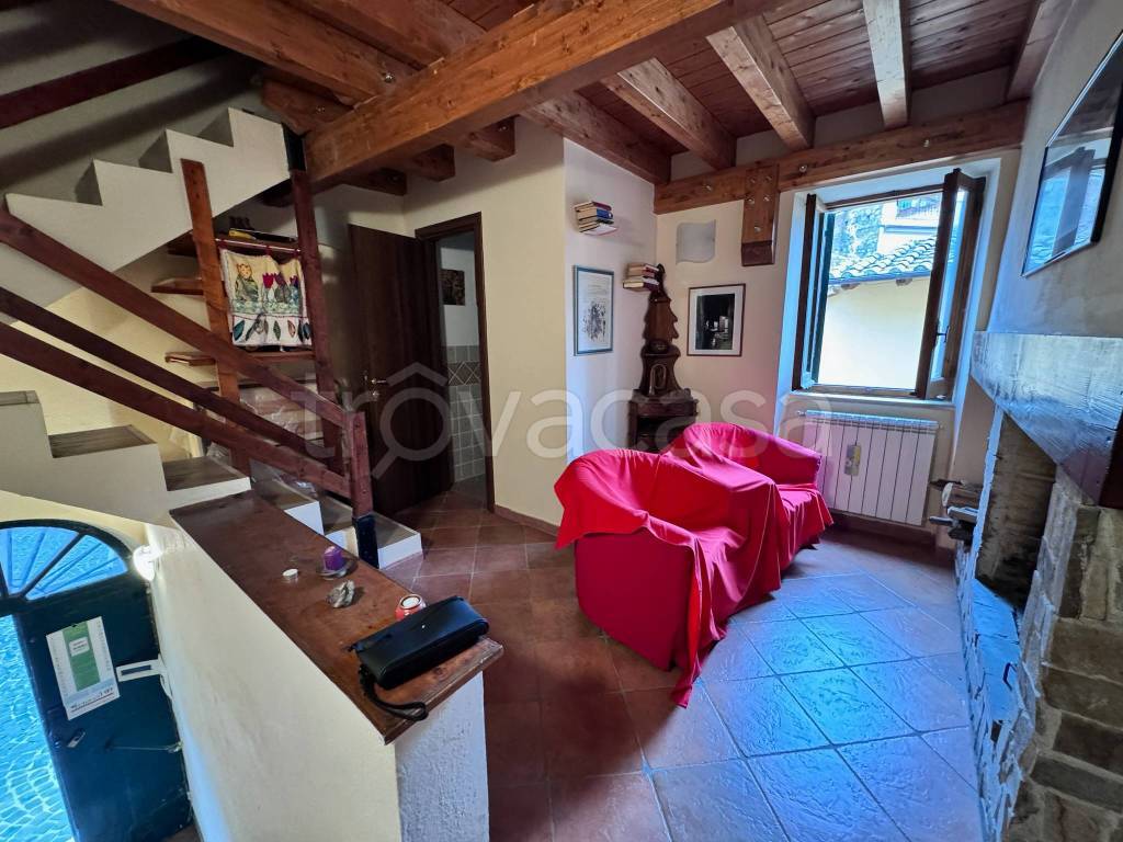 Appartamento in vendita a Capena via Provinciale Capena, 85