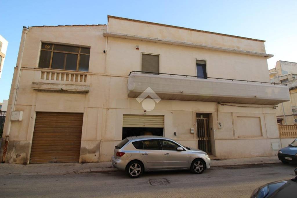 Casa Indipendente in vendita a Erice via Sardegna, 36