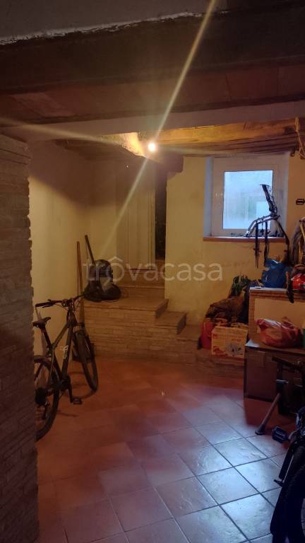 Casa Indipendente in in vendita da privato a Fabriano frazione Nebbiano, 119