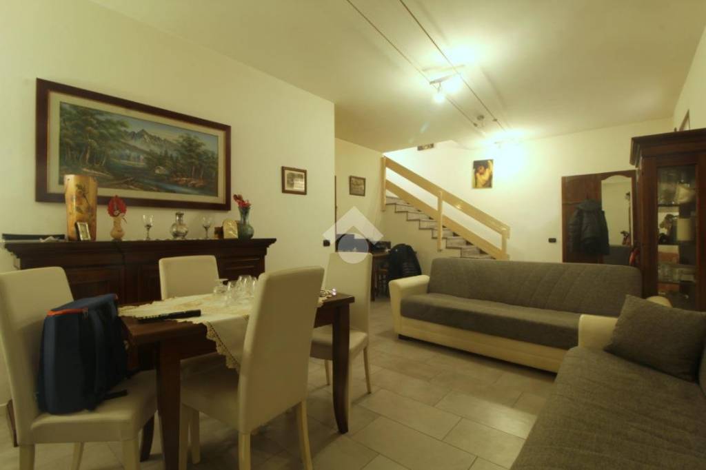 Colonica in vendita a Casorezzo via Roma, 18