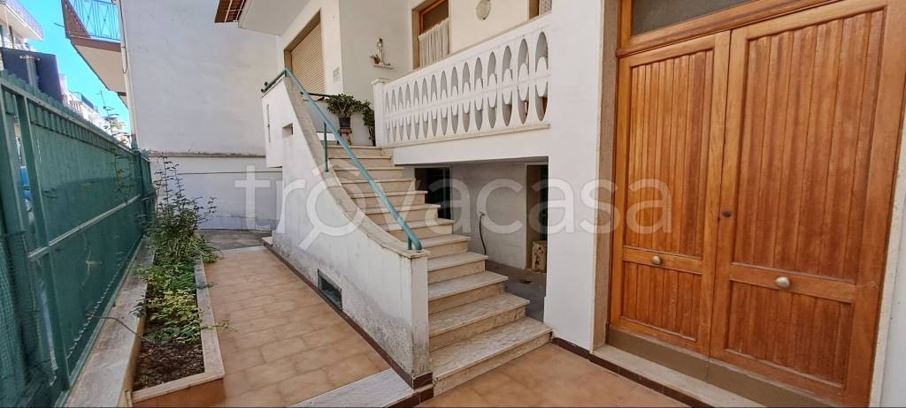 Casa Indipendente in in vendita da privato a Rutigliano via Camillo Benso di Cavour, 20