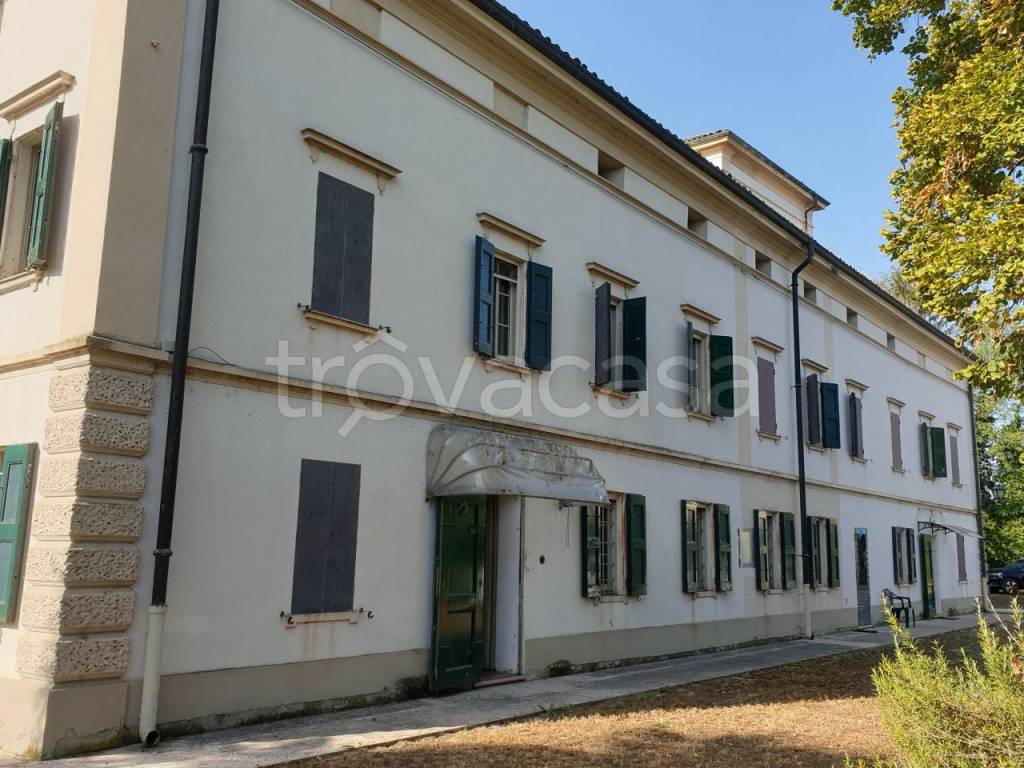 Villa in vendita a Modena