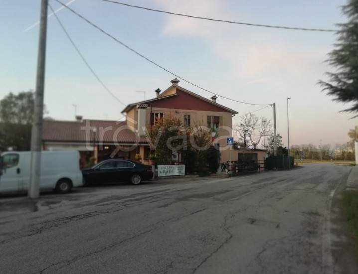 Villa Bifamiliare all'asta a Paese via Monsignor Candido Breda, 56