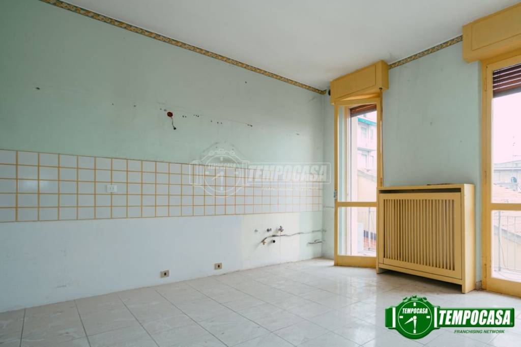 Appartamento in vendita a Voghera via Cernaia