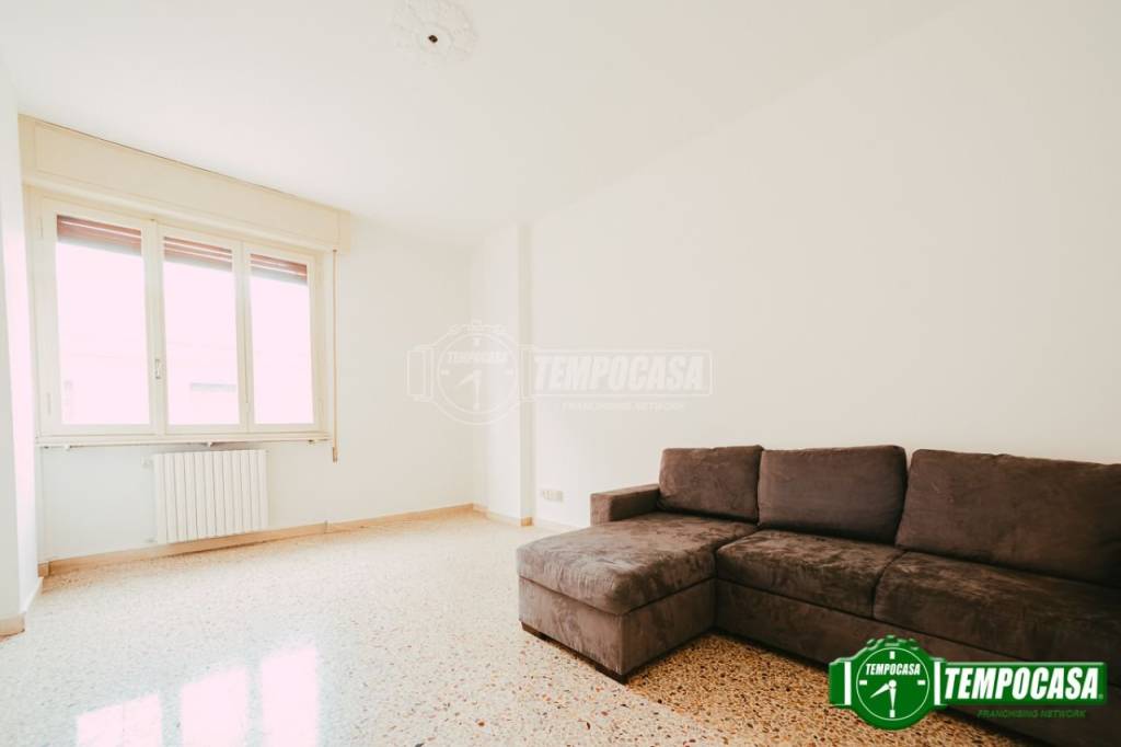 Appartamento in vendita a Voghera via Cernaia