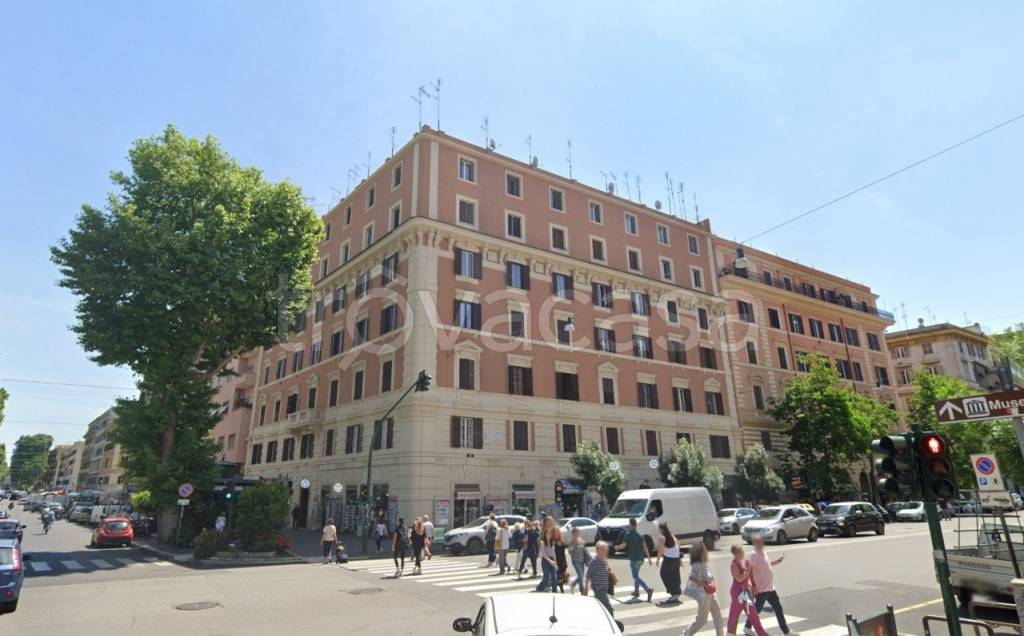 Appartamento all'asta a Roma viale Giulio Cesare, 237