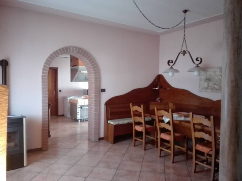 Casa Indipendente in vendita a Bagnolo di Po piazza Runzi