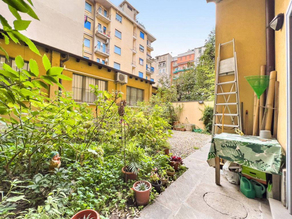 Appartamento in vendita a Milano via Cesare da Sesto, 17