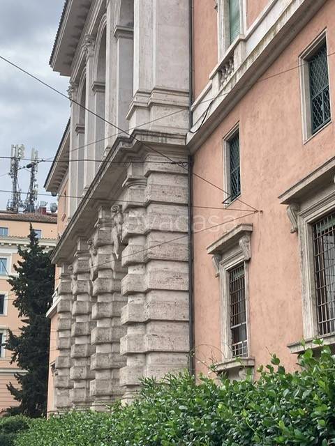 Appartamento in vendita a Roma via Emanuele Gianturco